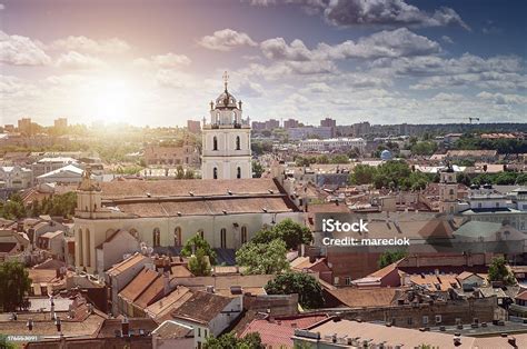 Vilnius Foto Stok Unduh Gambar Sekarang Vilnius Kota Tua Daerah