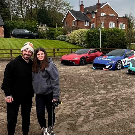 Mat Armstrong Biography Age Girlfriend Dad Net Worth Charge9ja