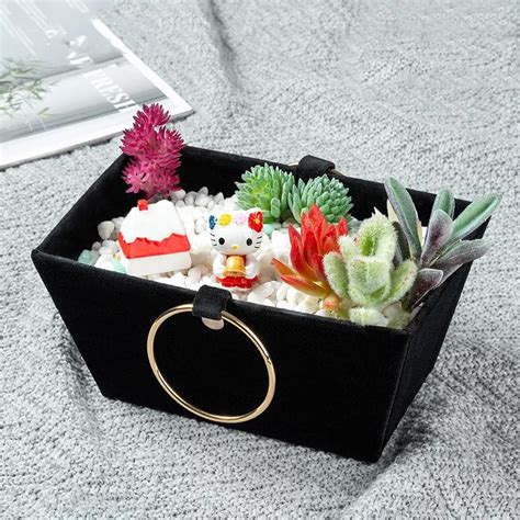 Коробка для квітів оксамитова з металевими ручками чорна S