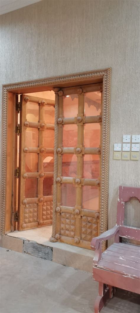 باب قديم Old Door منزل سعود الكويتي مدينة العيون الاحساء السعودية بيت