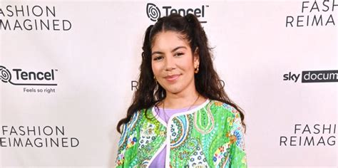 Sewing Bees Annie Phillips Transforms Fabric Scraps Into A Pretty