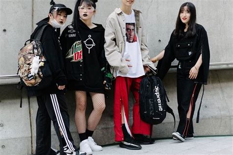 패션엔 이제 스트리트웨어는 하이패션 그 자체시대정신을 장악한 비결은