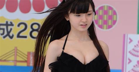 爆裂ボディの女子小学生が話題に！「これが小学生とはけしからん！！」→中学生だった Togetter