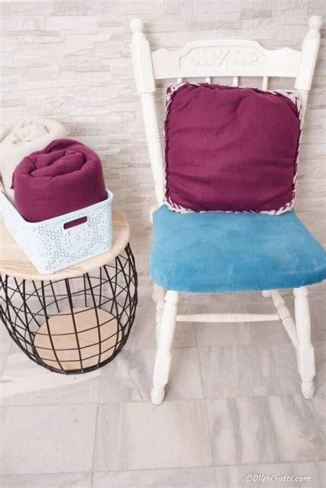 30 Minute Fleece Diy No Sew Reversible Pillow