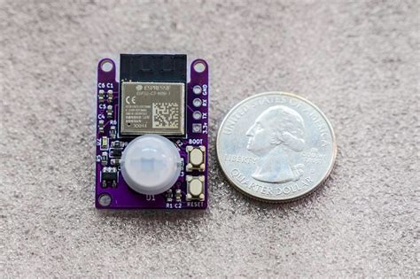 bee motion mini board combines esp32 c3 with pir sensor cnx software