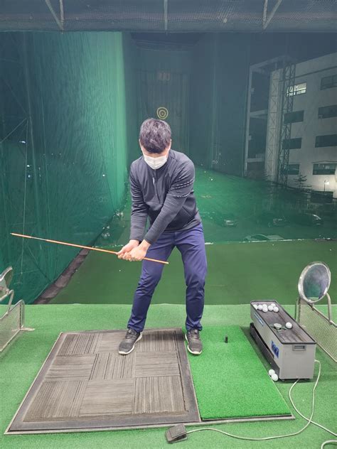 골프 다운스윙 정면 동작의 특징