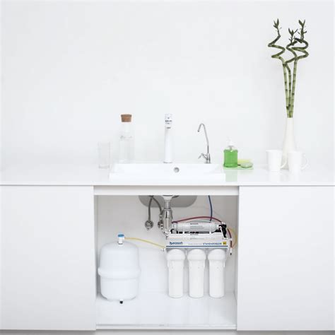 Standard Pro Reverse Osmosis Filter With Mineralization And Pump On Metal Rack