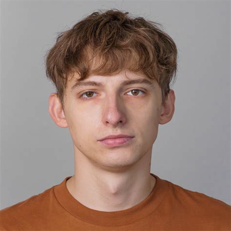 Stanislau Halynia Medium