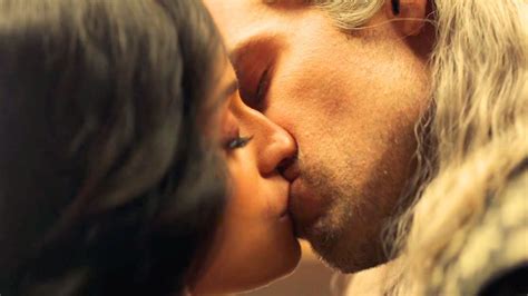 Geralt And Yennefer Kiss Scene Henry Cavill And Anya Chalotra The