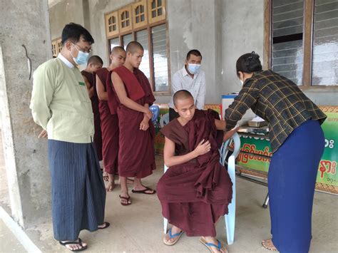 နောင်ချိုမြို့နယ် တောင်ရှည်ကျေးရွာတိပိဋက ကမ္ဘောဇကျောင်းရှိ သံဃာတော်များအား ကိုဗစ် ၁၉ ကာကွယ