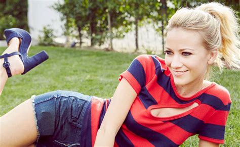 Hot Meredith Hagner Photos Thblog