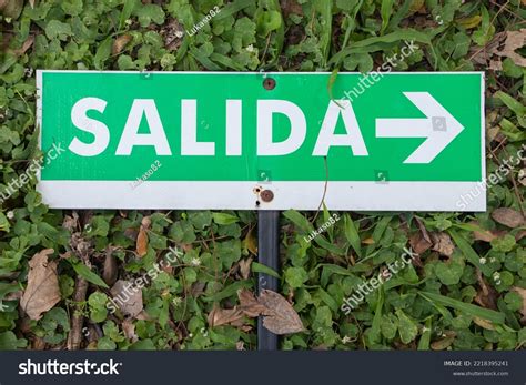 Exit Sign Spanish Arrow Stock Photo 2218395241 Shutterstock