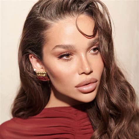 Ezgi Findik Kimdir İletişime Geç Influencer Ajansı