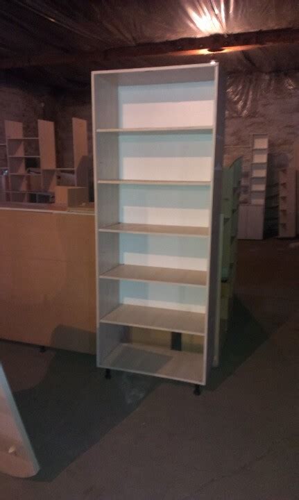 Шафа вітрина світло бежевого кольору матеріал ДСП розміром