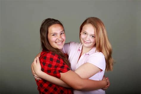 Deux Belles Filles Adolescentes Images Libres De Droit Photos De Deux