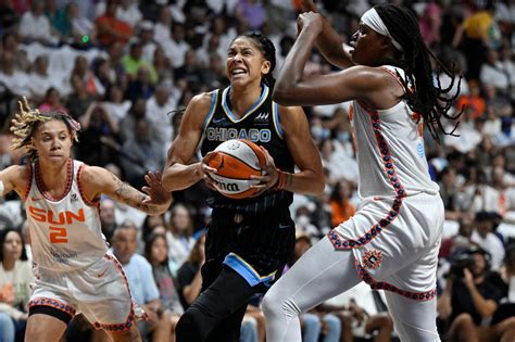 Candace Parker Helps Sky Beat Sun 76 72 Take 2 1 Series Lead