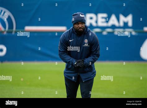 Bernard Mendy French Paris Saint Germain Banque De Photographies Et D