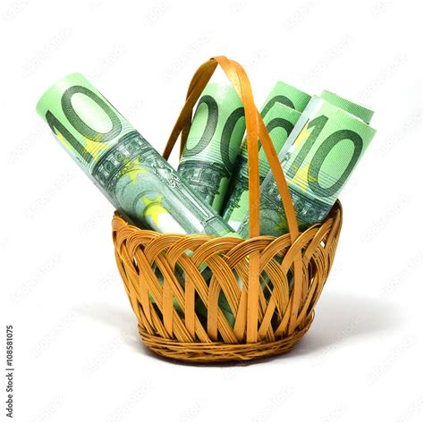 100 Euroscheine Im Korb Stock Photo Adobe Stock
