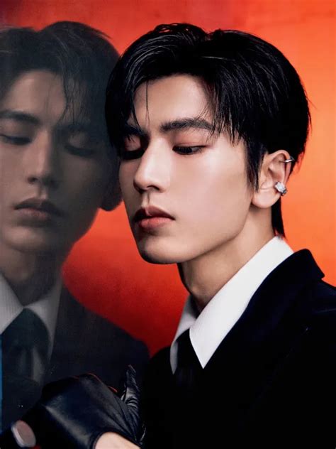 Zhang Linghe Di Pemotretan Akhir Tahun Bagai Syuting Film Action