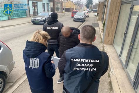 На Закарпатті затримали очільника підрозділу ДСНС за хабар Ua