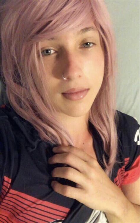 Looking Innocent Scrolller