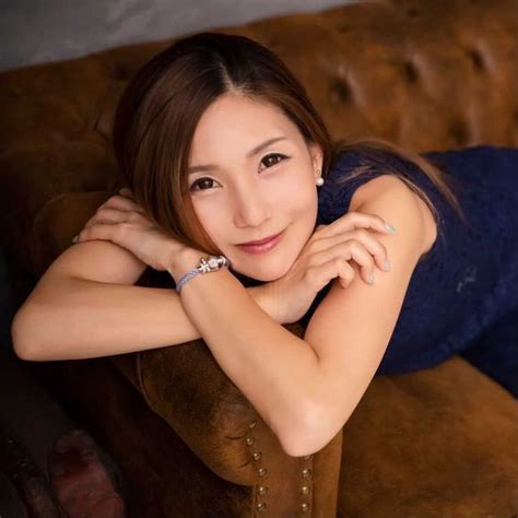 Nana Nana Ayase Threads Say More