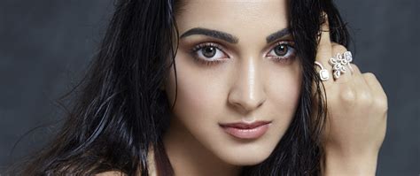 Kiara Advani Wallpaper 4k Closeup Portrait