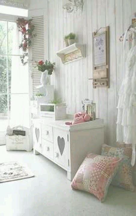 Pin By Kathyelizabeth On Vintage And Shabby Details Shabby Chic Furniture Shabby Chic Living