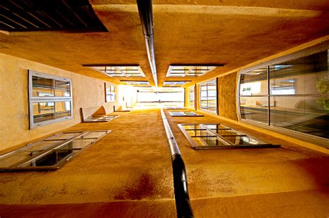 스웨덴 스톡홀름의 올드타운 인 감라 스탠의 올리웨이에서 하늘까지 거리에 대한 스톡 사진 및 기타 이미지 거리 스웨덴 좁은 Istock