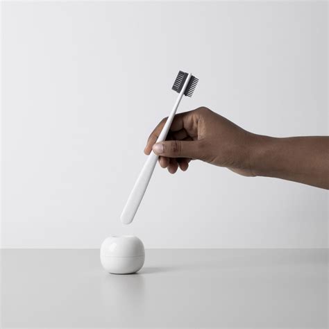Blond Design Agency Creates First Refillable Edge Styler For Ruka