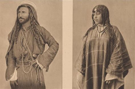 بدوي و زوجته بلباسهما الصحراوي Turtle Neck Sweaters Fashion