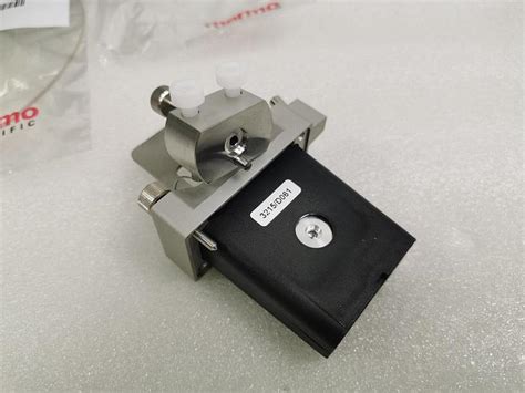 Used Thermo Scientific 6074 0360 Flow Cell 2 5 μl Sst Vwd Dionex