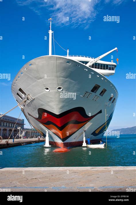 Triest Werft Fotos Und Bildmaterial In Hoher Auflösung Alamy