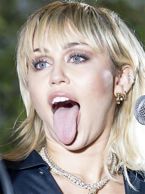 Miley Cyrus Rcelebritymouths