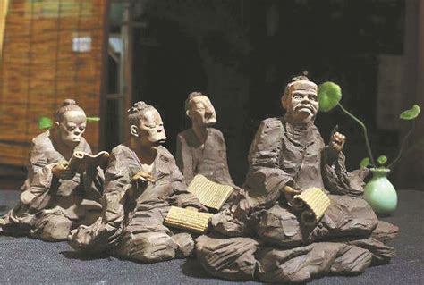 Chi è Zhang Rong Lo Scultore Che Ha Reso Celebri Le Figure In Argilla