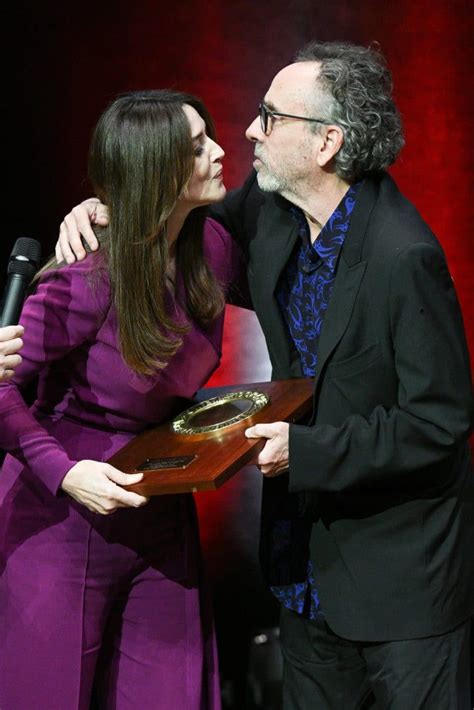 Romance Inattendue Entre Monica Bellucci Et Tim Burton