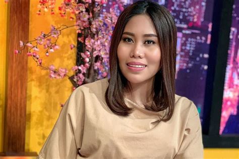 Marak Pedangdut Seksi Bergoyang Erotis Evi Masamba Merusak Citra