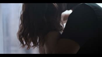 Annie Parisse Friends From College S01 E01 1080p 2017 UL SU Phun Org Forum