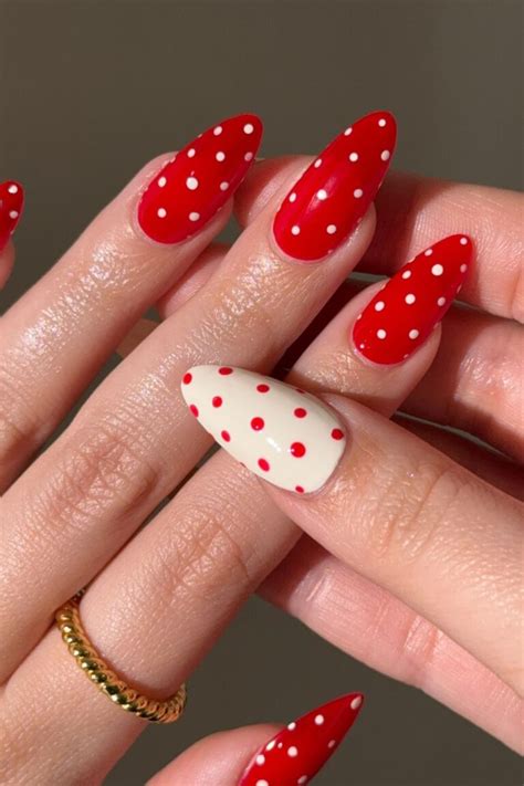Playful And Chic Polka Dot Nails To Try This Season
