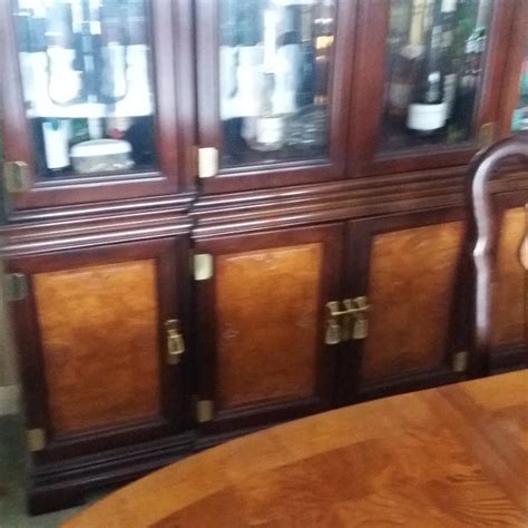 Dining Table And Cabinet In Milton Keynes Für 25000 £ Zum Verkauf