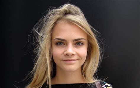 HD Wallpaper English Celebrity Model