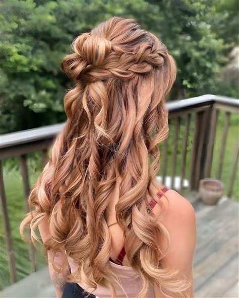 22 Stunning Homecoming Hairstyles For The Special Night 2025 Deer