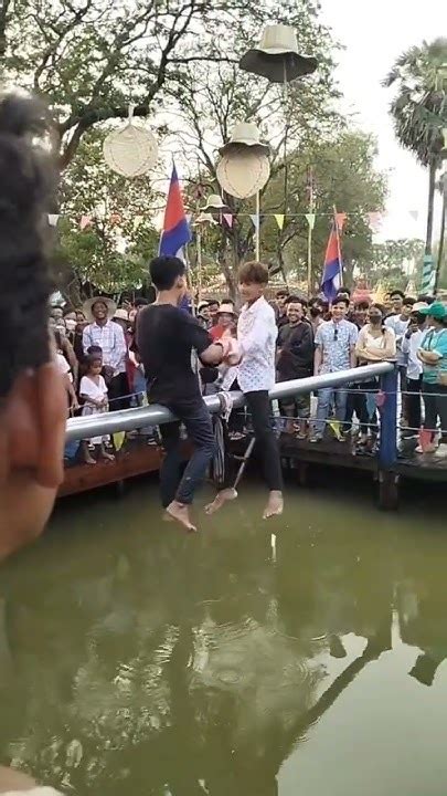 បុណ្យចូលឆ្នាំគូរទីមួយ ខ្មៅ 🥇vs សរ🏅 វីដេអូនេះសប្បាយសប្បាយ💪💪😂😂😂 Youtube