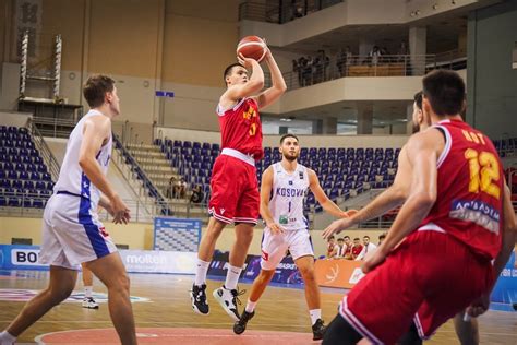 МАКЕДОНСКИТЕ МЛАДИ КОШАРКАРИ ПРЕТСТАВЕНИ ПОГРЕШНО Гласот на Европа