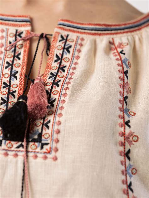 Вишиванка з бежевого льону з геометричним рослинним Cream Soda від Etnodim Мода Одежда Майка