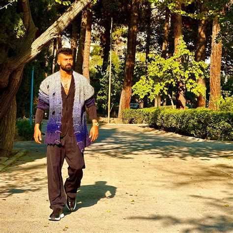 عکس استایل جدید و خاص رامین رضاییان با زنجیر طلا خبرآنلاین