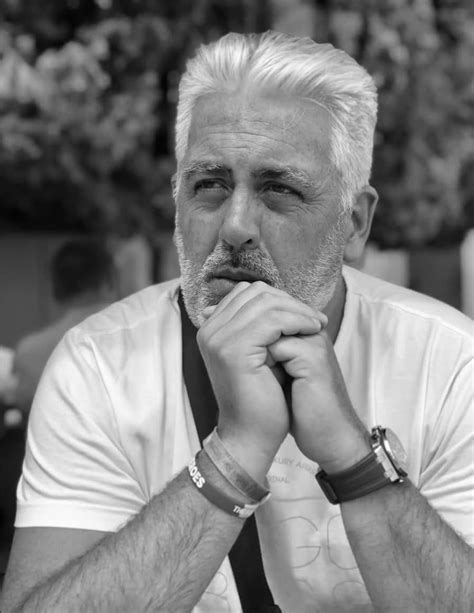 Avis de décès de Daniel BENNETT Services Funéraires de la Plaine de Versailles