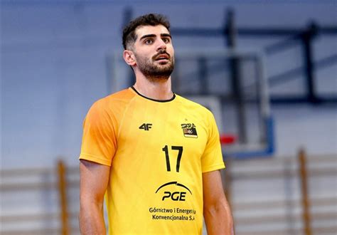 تیم والیبال اسکرا در حضور اسماعیل نژاد شکست خورد طرفداری