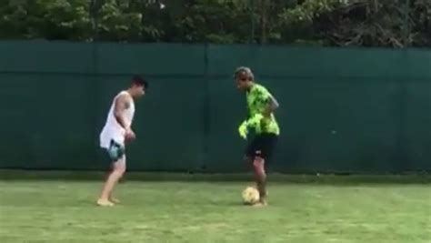Neymar Aplica Elástico Em Pelada E Arranca Gargalhadas Dos ‘parças