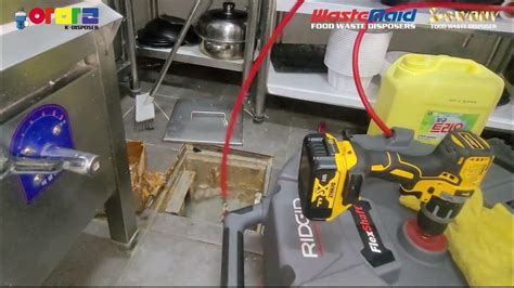 식당 설겆이 하면서 잔반 처리를 어떻게 하시나요 업소용 스와니 디스포저 신규설치 작업입니다 Youtube